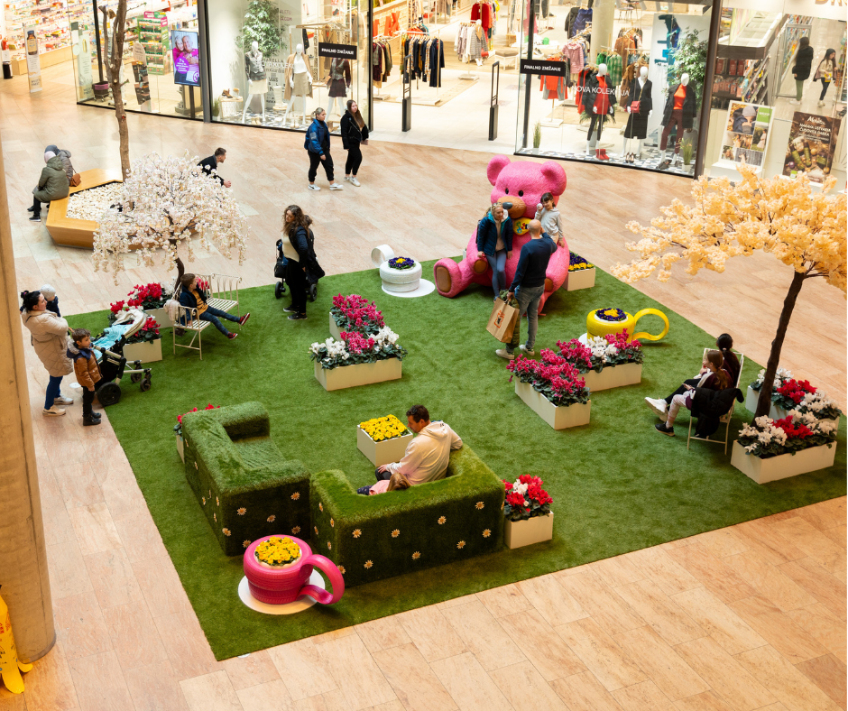 Spring Time - Shopping Mall – universalstatues