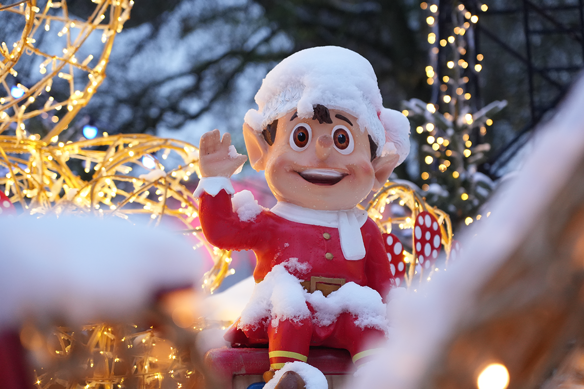 Christmas Displays & Seasonal Props - Universal Statues – universalstatues